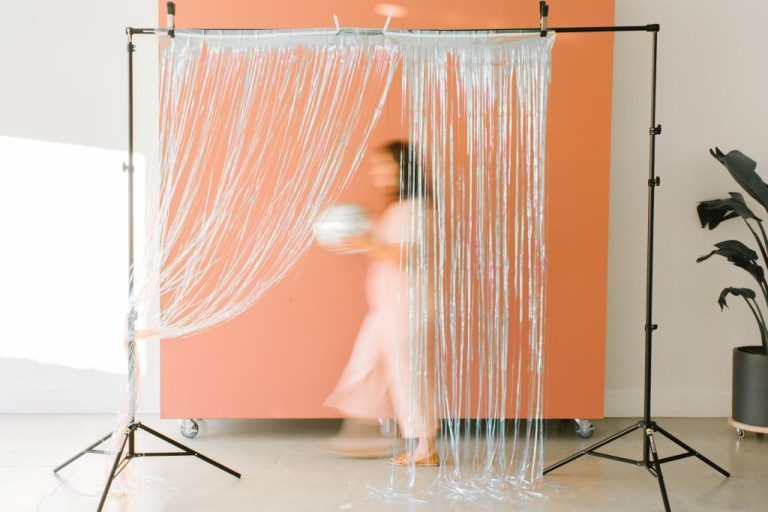 How to Set Up and Use a Photo Backdrop Stand – Decor Ideas